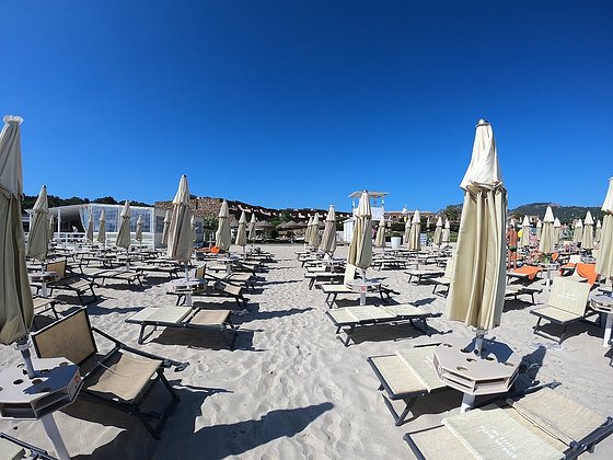 Semiramide Ira Beach Club undefined prezzi ombrellone, lettino e sdraio ...