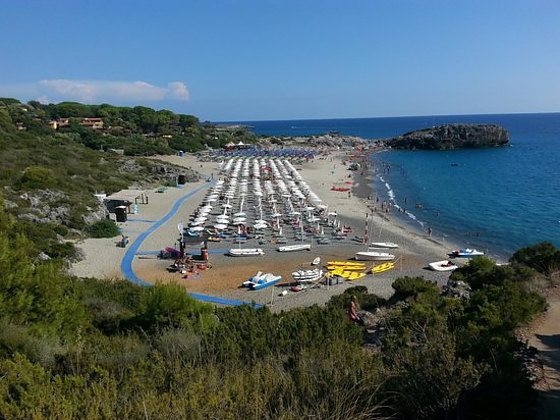 Spiaggia Di Capogrosso Camerota prezzi ombrellone, lettino e sdraio ...
