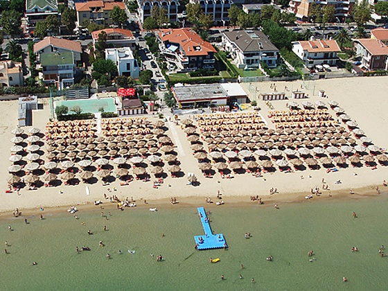 È Nata Una Stella Francavilla al Mare prezzi ombrellone, lettino e ...