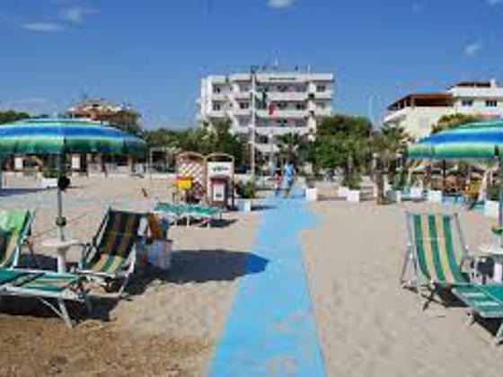 Costa Verde Tortoreto prezzi ombrellone, lettino e sdraio | Beacharound