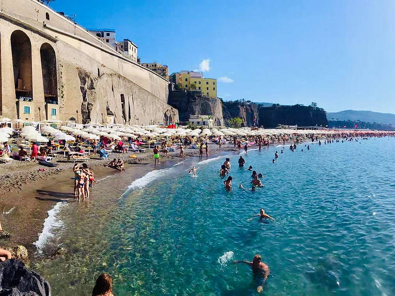 Prenota il tuo ombrellone a Lido Marinella Ristorante Meta | Beacharound