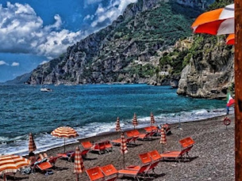 Prenota il tuo ombrellone a Arienzo Beach Club | Beacharound