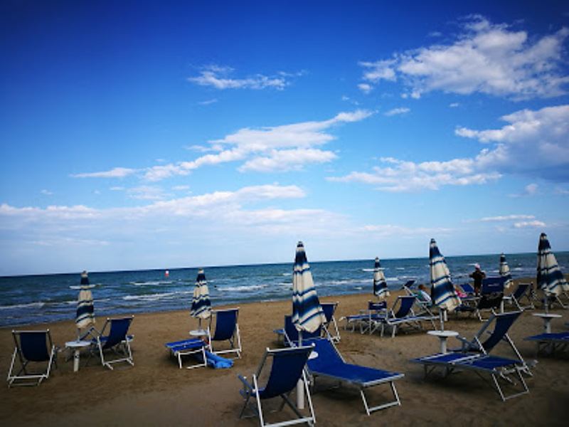 Lido Gondola D'oro Pineto prezzi ombrellone, lettino e sdraio | Beacharound