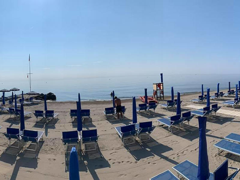 Bagni Turista Ceriale prezzi ombrellone, lettino e sdraio | Beacharound