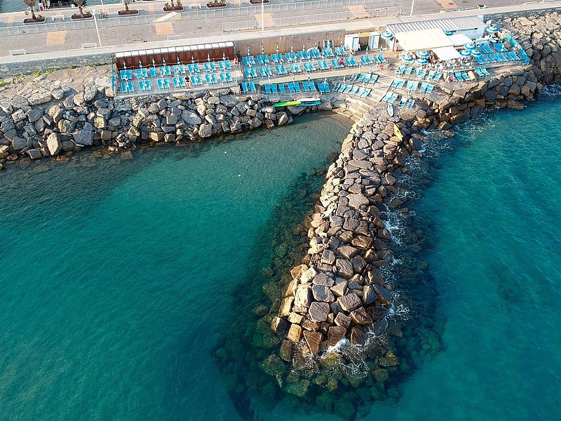 Bagni Il Moletto Imperia prezzi ombrellone, lettino e sdraio | Beacharound