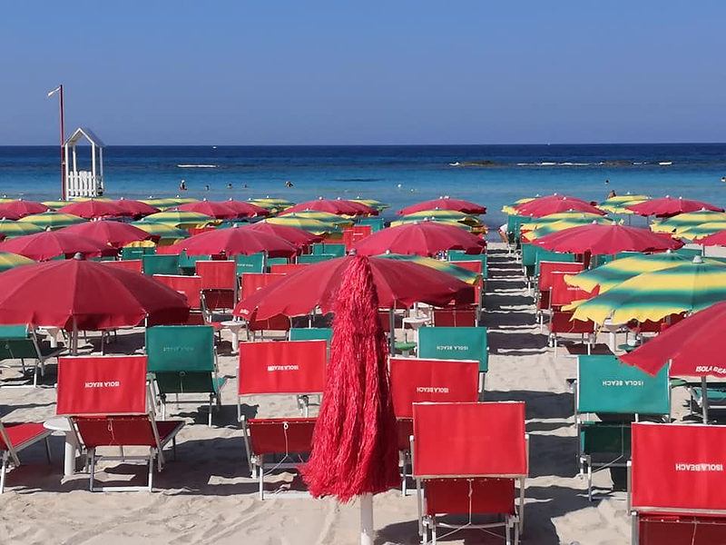 Lido Isola Beach Ugento prezzi ombrellone, lettino e sdraio | Beacharound