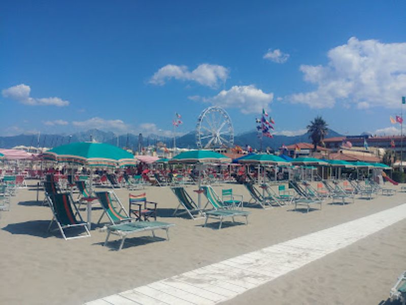 Stabilimento Balneare Conte Grande Beach Camaiore prezzi ombrellone ...