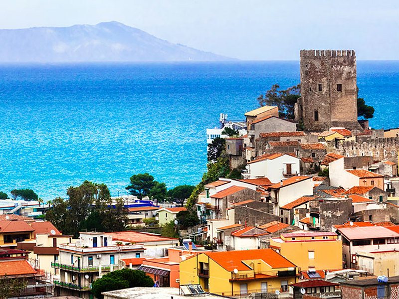 Prenota le spiagge a Brolo | Beacharound