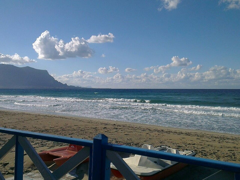 Prenota le spiagge a Capaci | Beacharound