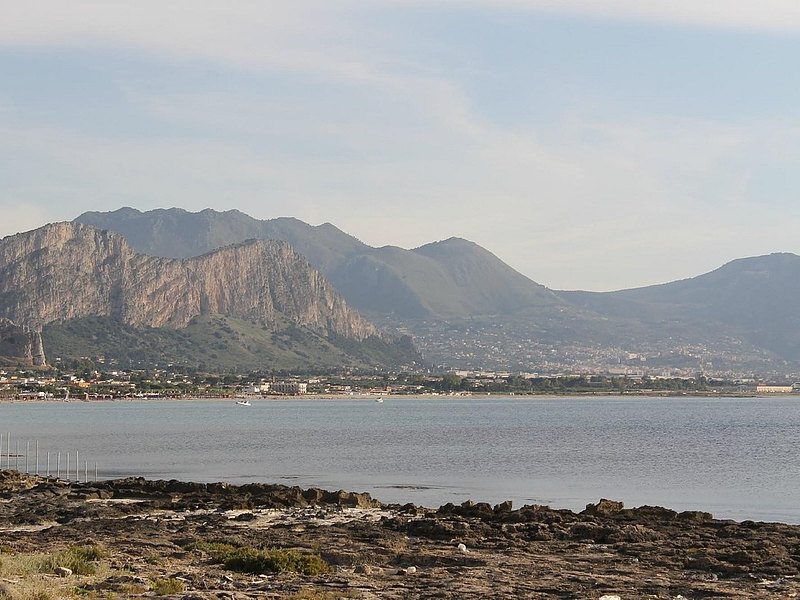 Prenota le spiagge a Capaci | Beacharound