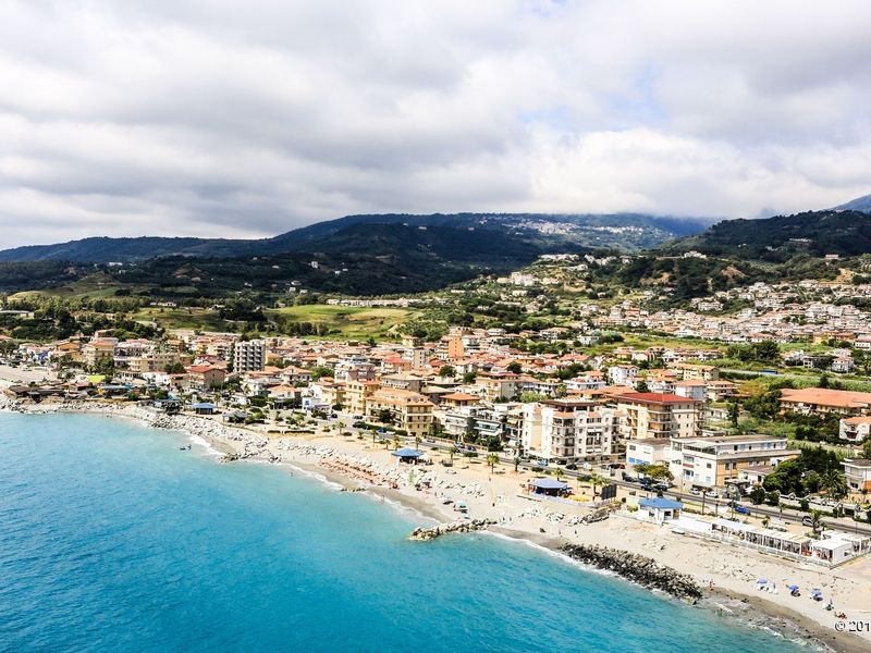 Prenota le spiagge a Falerna | Beacharound