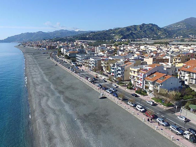 Prenota le spiagge a Furci Siculo | Beacharound Prenota le spiagge a Furci Siculo | Beacharound