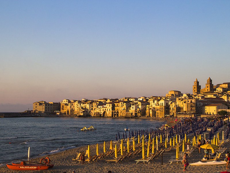 Prenota le spiagge a Lascari | Beacharound