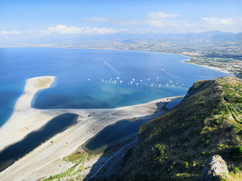 Prenota le spiagge a Oliveri | Beacharound