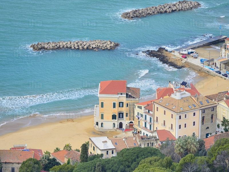 Prenota le spiagge a San Mauro Cilento | Beacharound