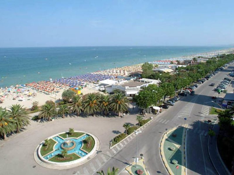Prenota le spiagge a Alba Adriatica | Beacharound