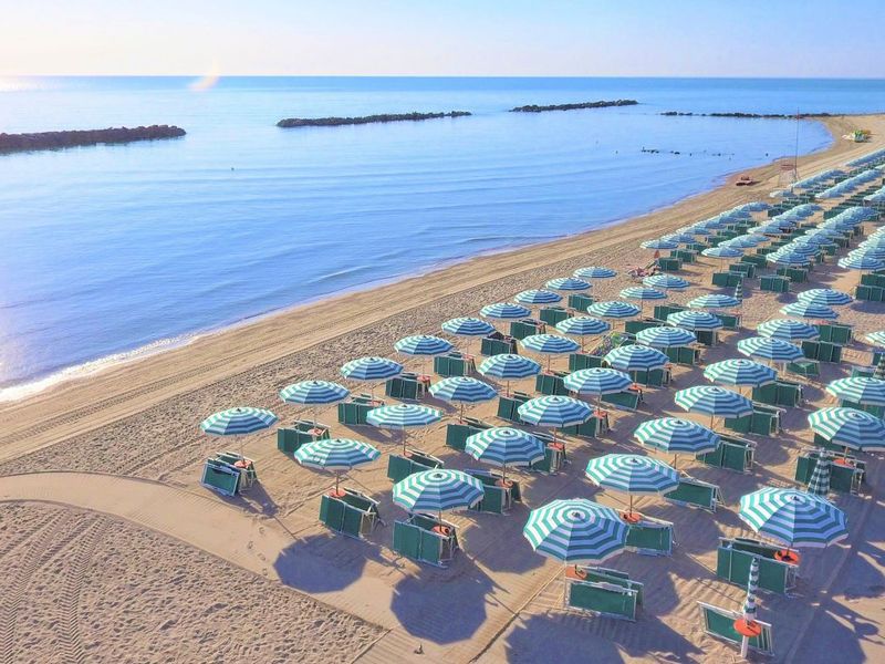 Prenota le spiagge a Altidona | Beacharound