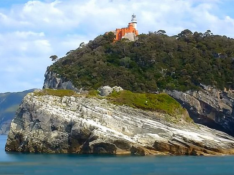 Prenota le spiagge a Isola del Tinetto | Beacharound