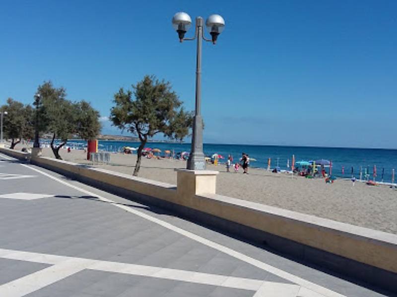 Prenota le spiagge a Marina di Pietrapaola | Beacharound