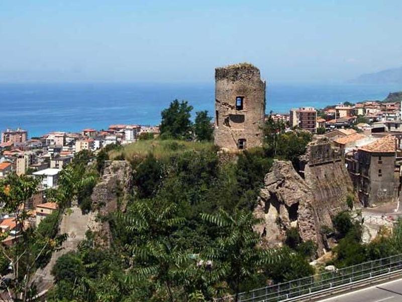 Prenota le spiagge a Campolongo | Beacharound