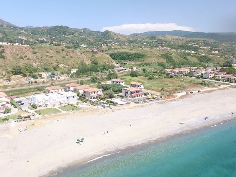 Prenota le spiagge a Serluca - Calabaia Isola Polazza | Beacharound